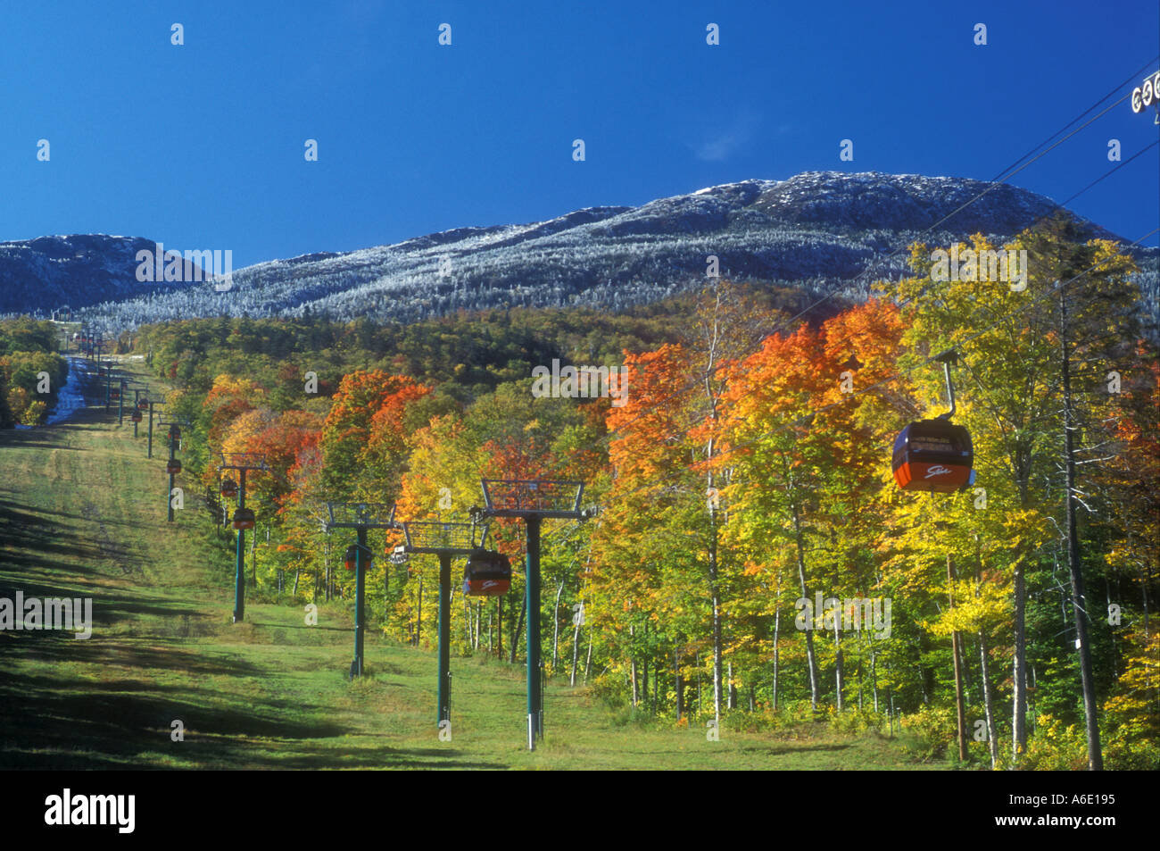 Stowe mountain resort gondola lift hi-res stock photography and images ...