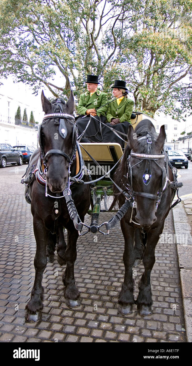 Horse and cart london hi-res stock photography and images - Alamy