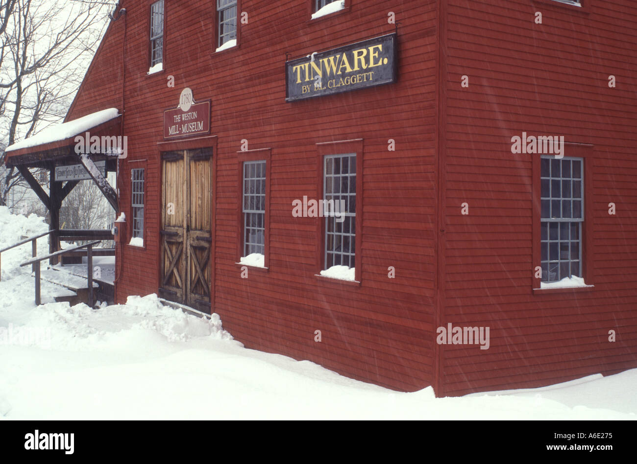 New england mill hi-res stock photography and images - Alamy