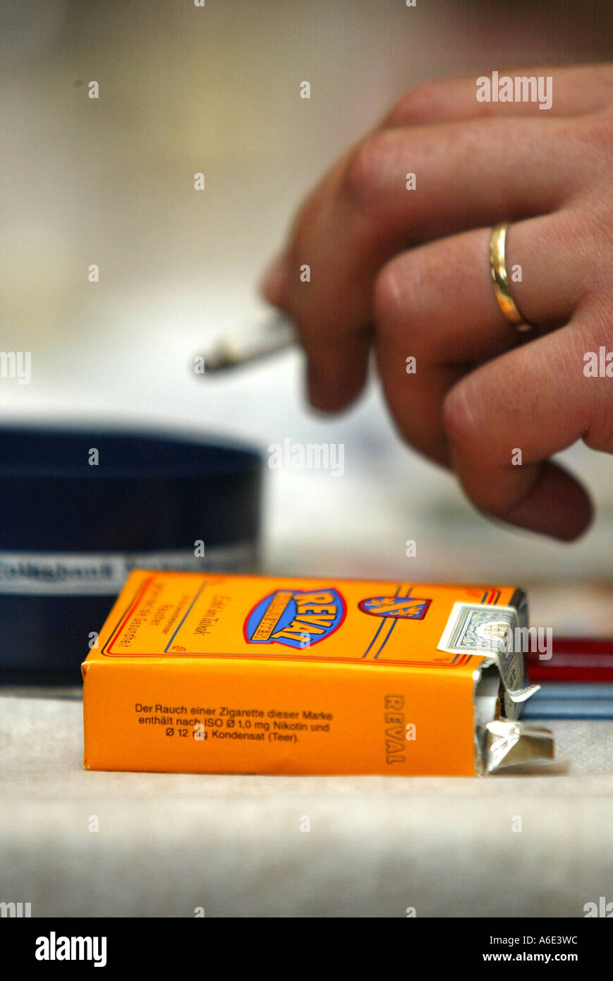 Reval cigarettes hi-res stock photography and images - Alamy