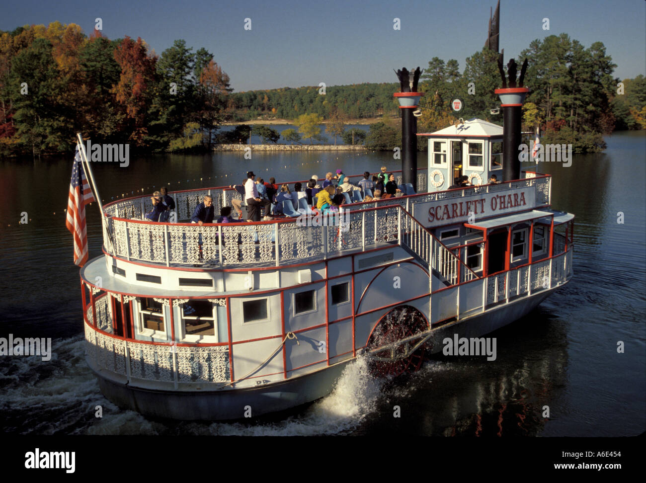 Side wheeler paddle boat hi-res stock photography and images - Alamy