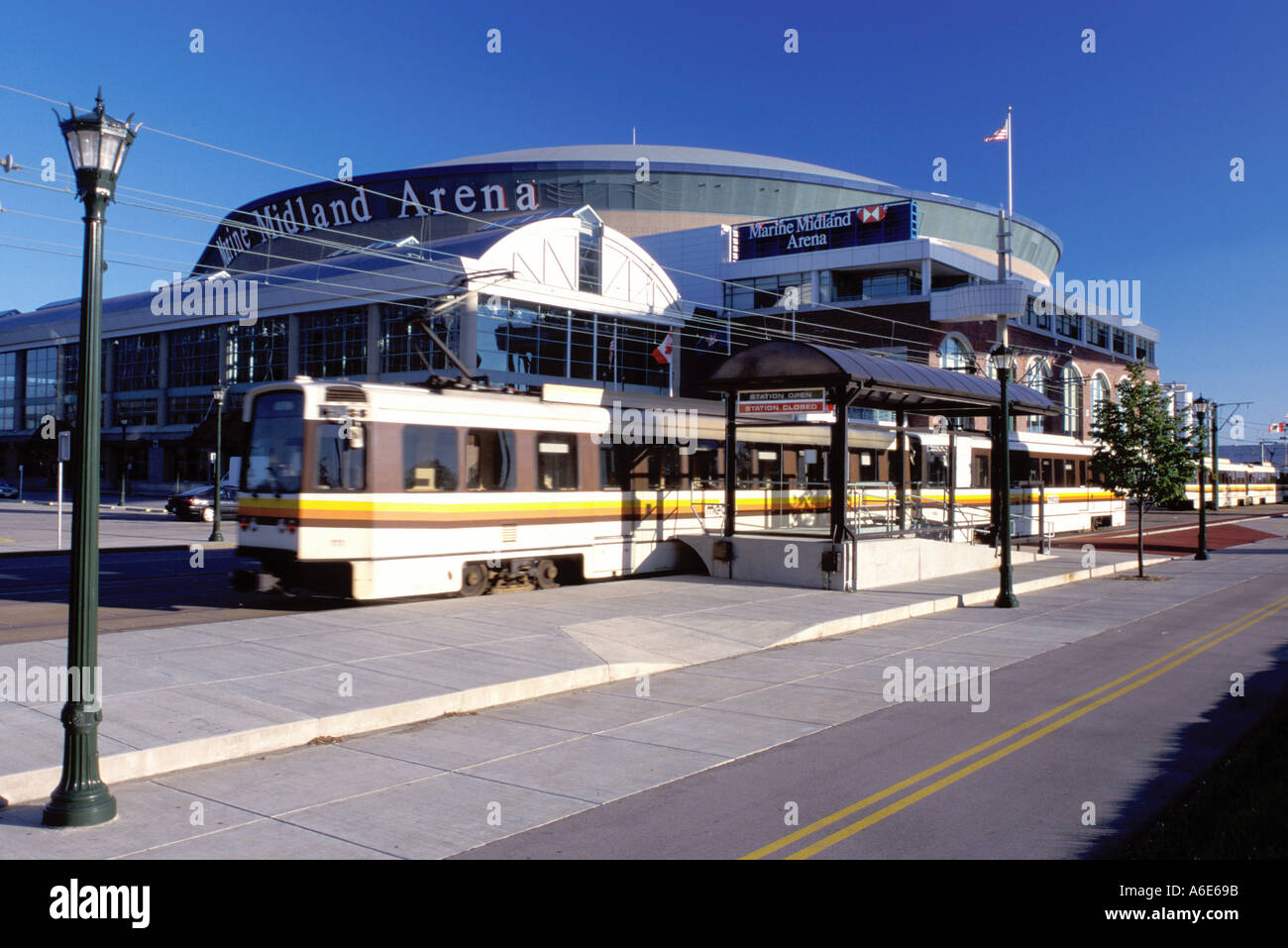 Buffalo metro rail hi-res stock photography and images - Alamy