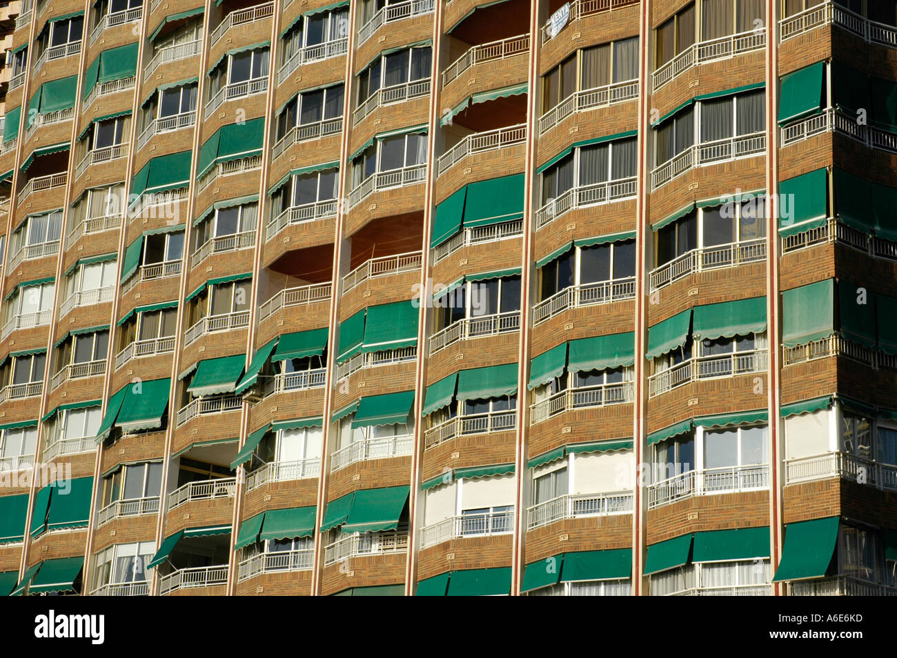 Front homogeneous house hi-res stock photography and images - Alamy