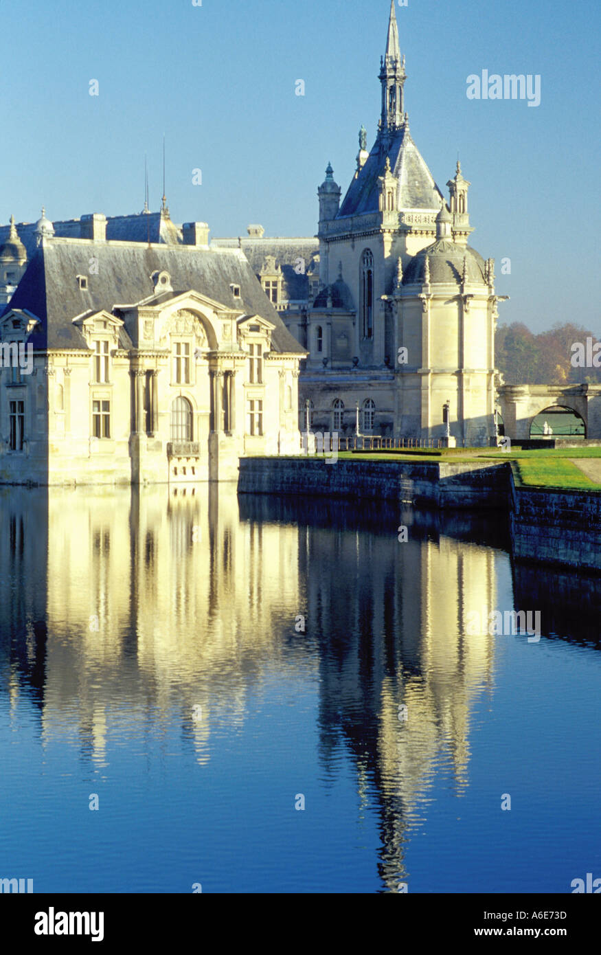 Palais de chantilly hi-res stock photography and images - Alamy