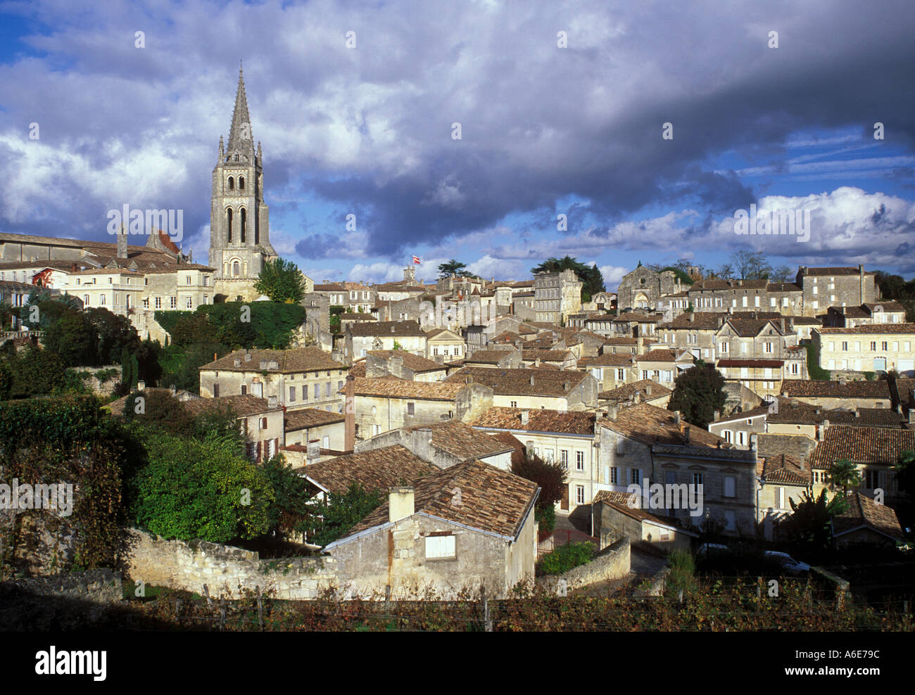 Village st emilion photos hi-res stock photography and images - Alamy