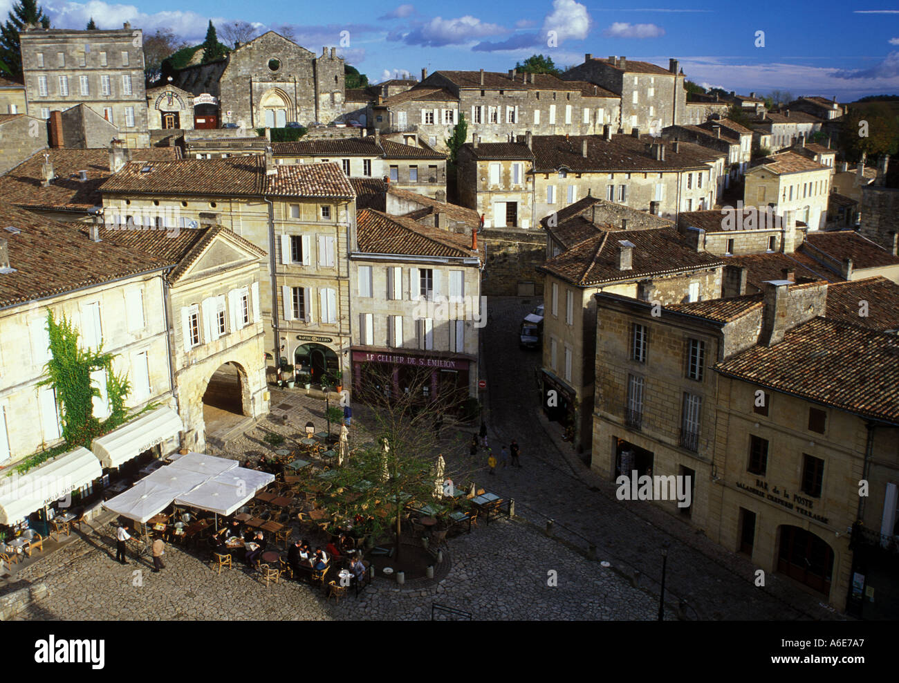 Village st emilion photos hi-res stock photography and images - Alamy
