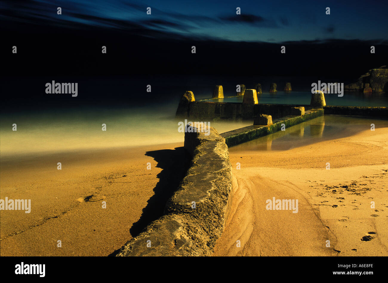 Coogee beach tidal pool hi-res stock photography and images - Alamy