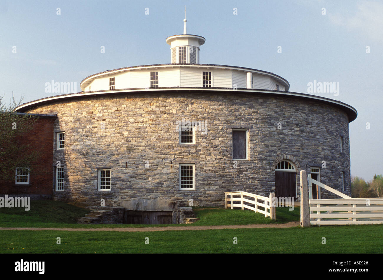 Pittsfield colonial hi-res stock photography and images - Alamy