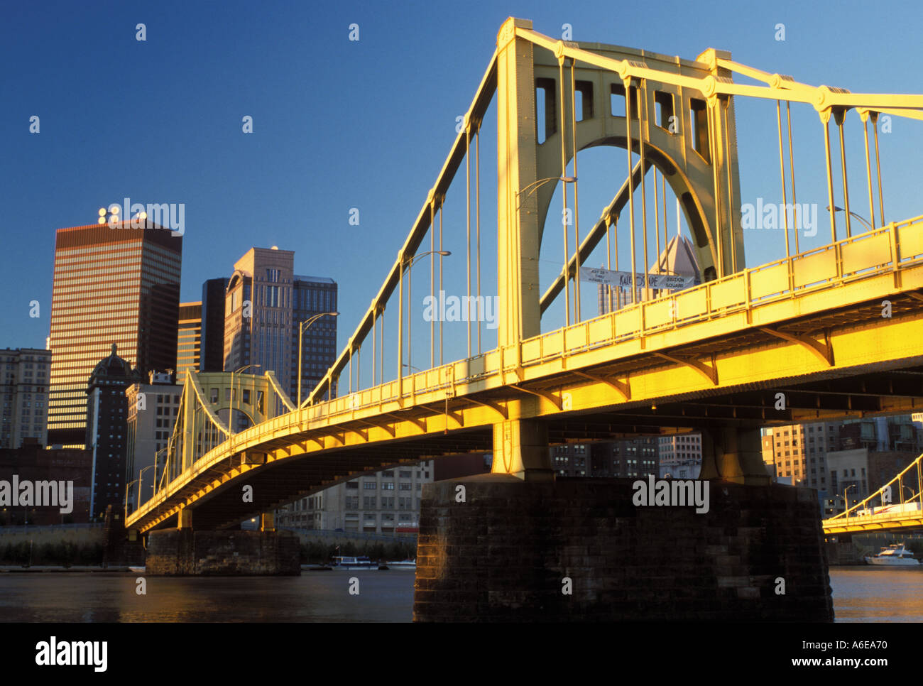 Pittsburgh bridge pa hi-res stock photography and images - Alamy