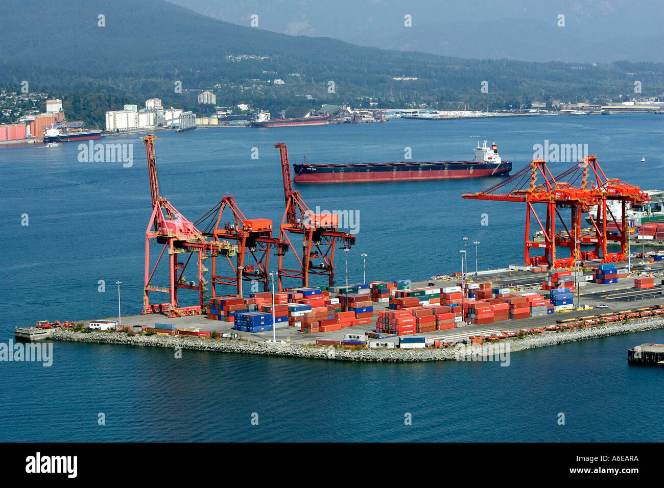 Container harbour at Burrard inlet in Vancouver, British Columbia ...