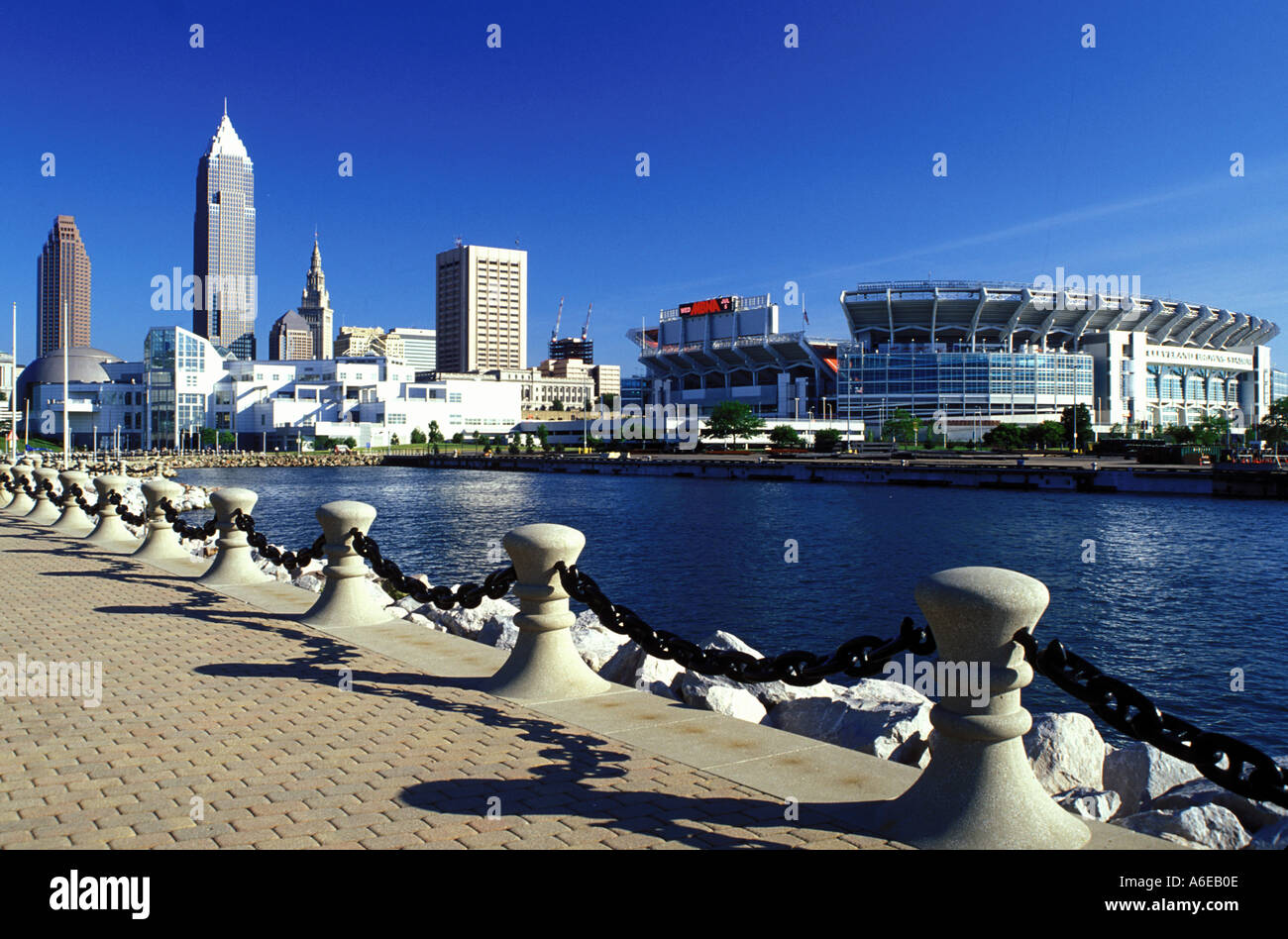 Cleveland lakefront stadium hi-res stock photography and images - Alamy