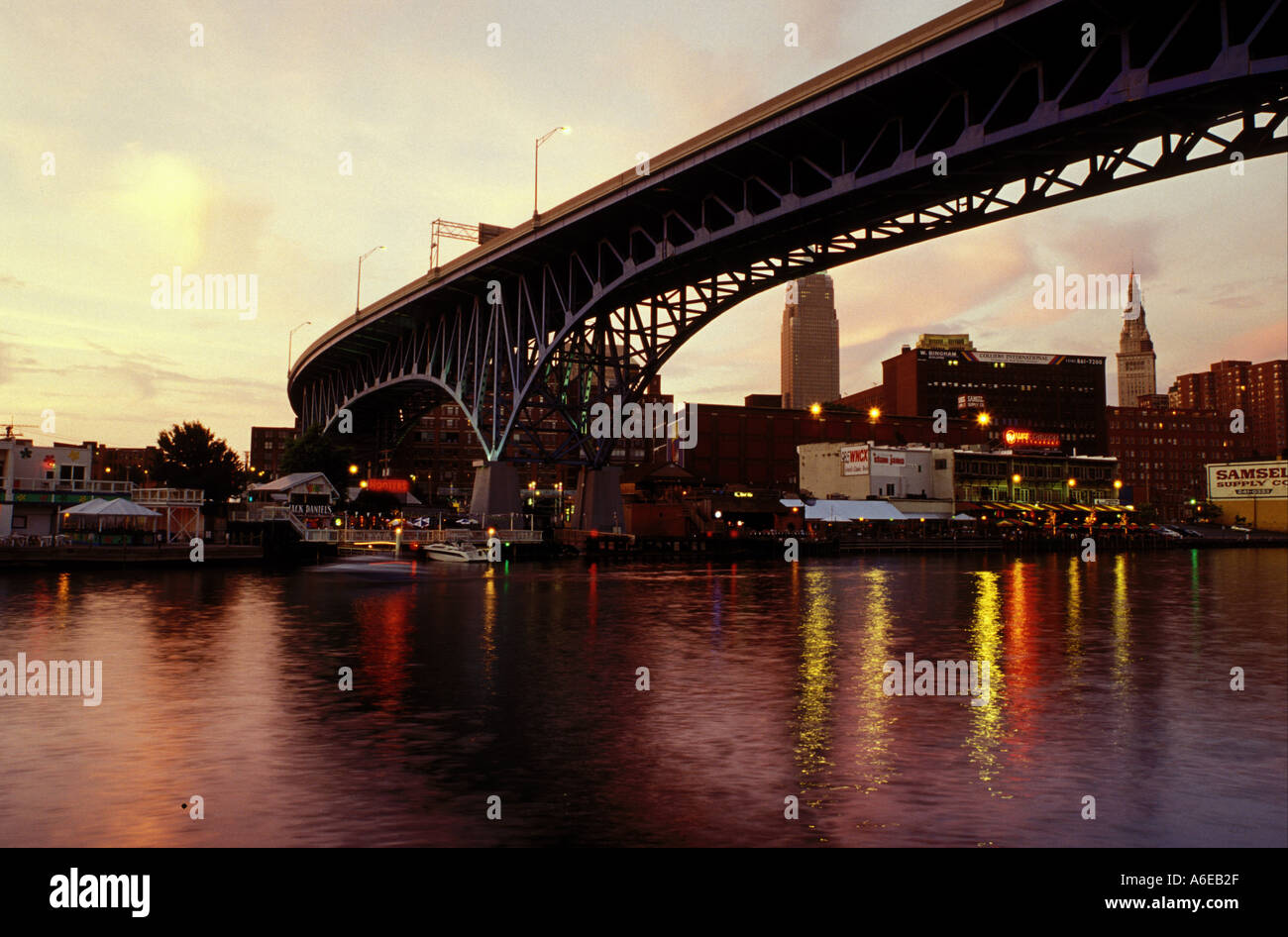 Cleveland ohio bridge hi-res stock photography and images - Alamy