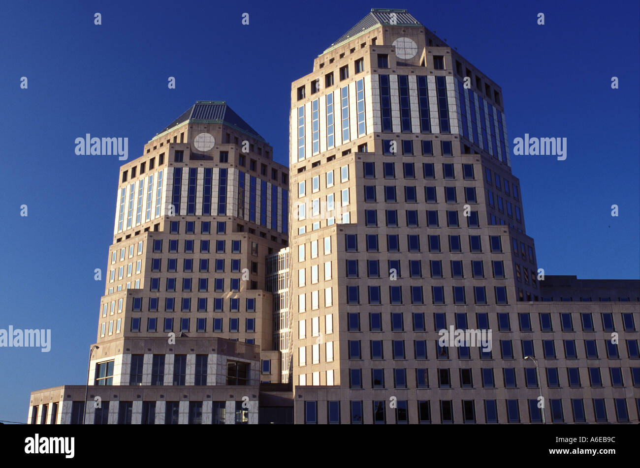 Cincinnati business buildings cincinnati ohio hi-res stock photography ...