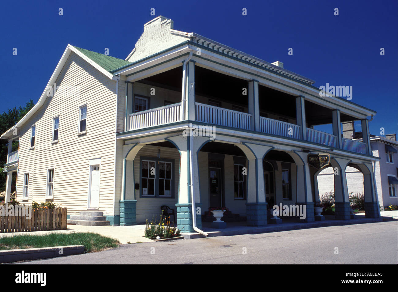 House rising sun hi-res stock photography and images - Alamy