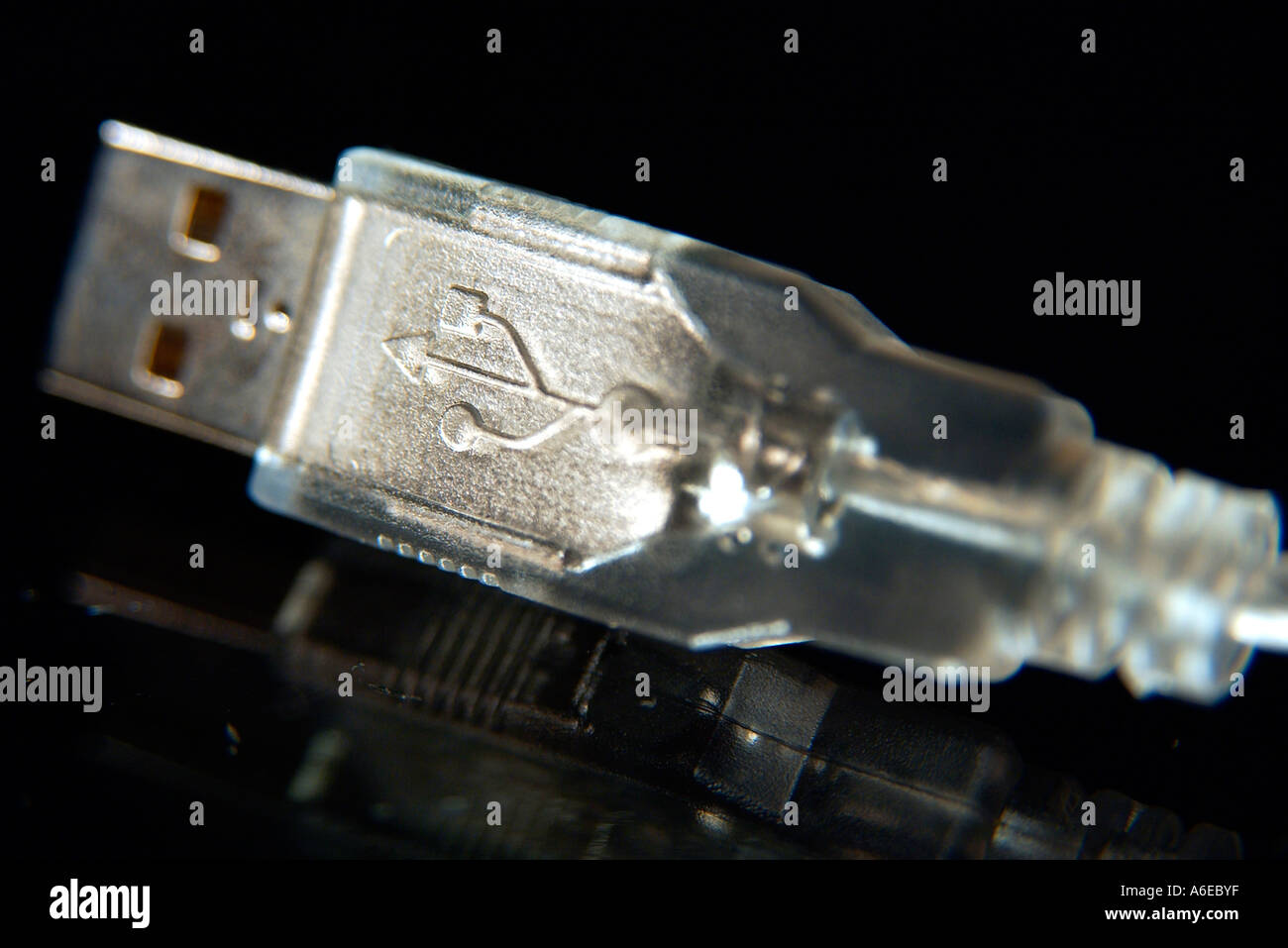 Usb technology logo hi-res stock photography and images - Alamy