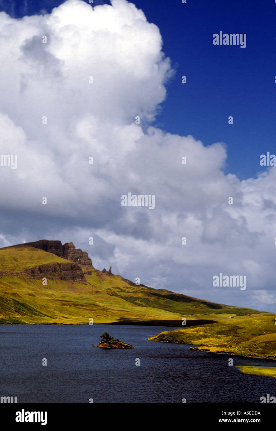 old man of storr loch fada isle of skye inner hebridees scotland Stock ...