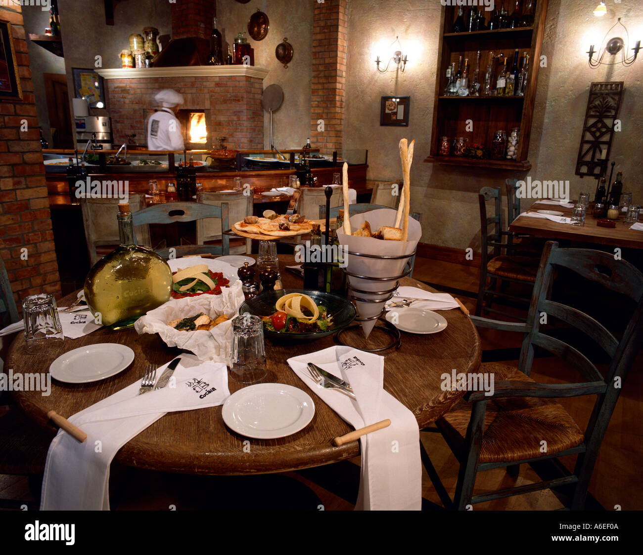 Italian restaurant interior Stock Photo - Alamy