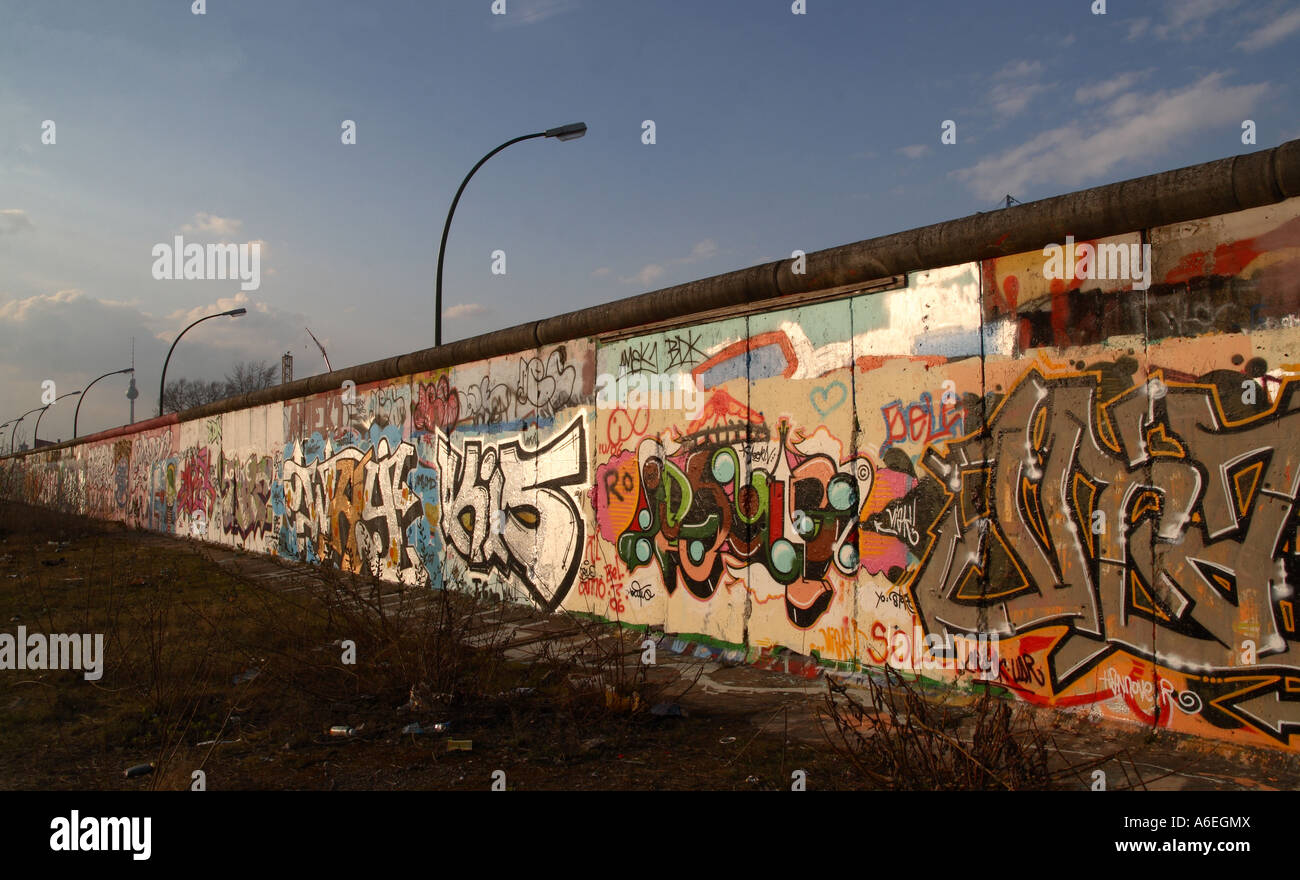 A mural on the Berlin Wall Stock Photo - Alamy
