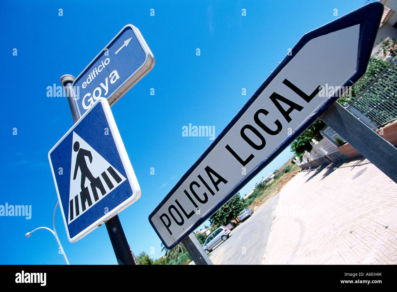 Sign posts spanish pedestrian crossing hi-res stock photography and ...
