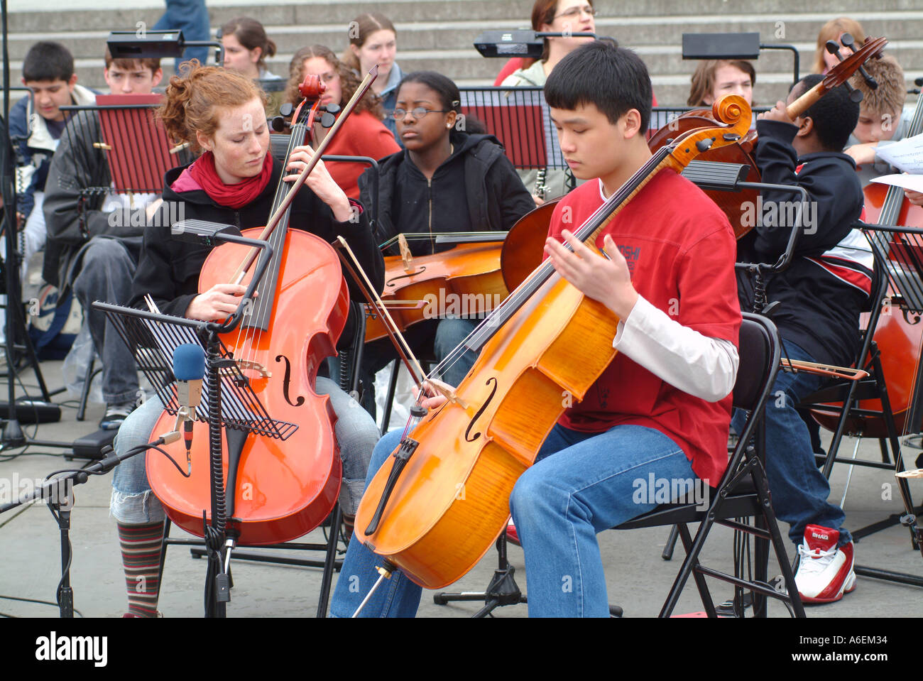 MUSIC STUDENTS PRACTICING 2005 LONDON Stock Photo - Alamy