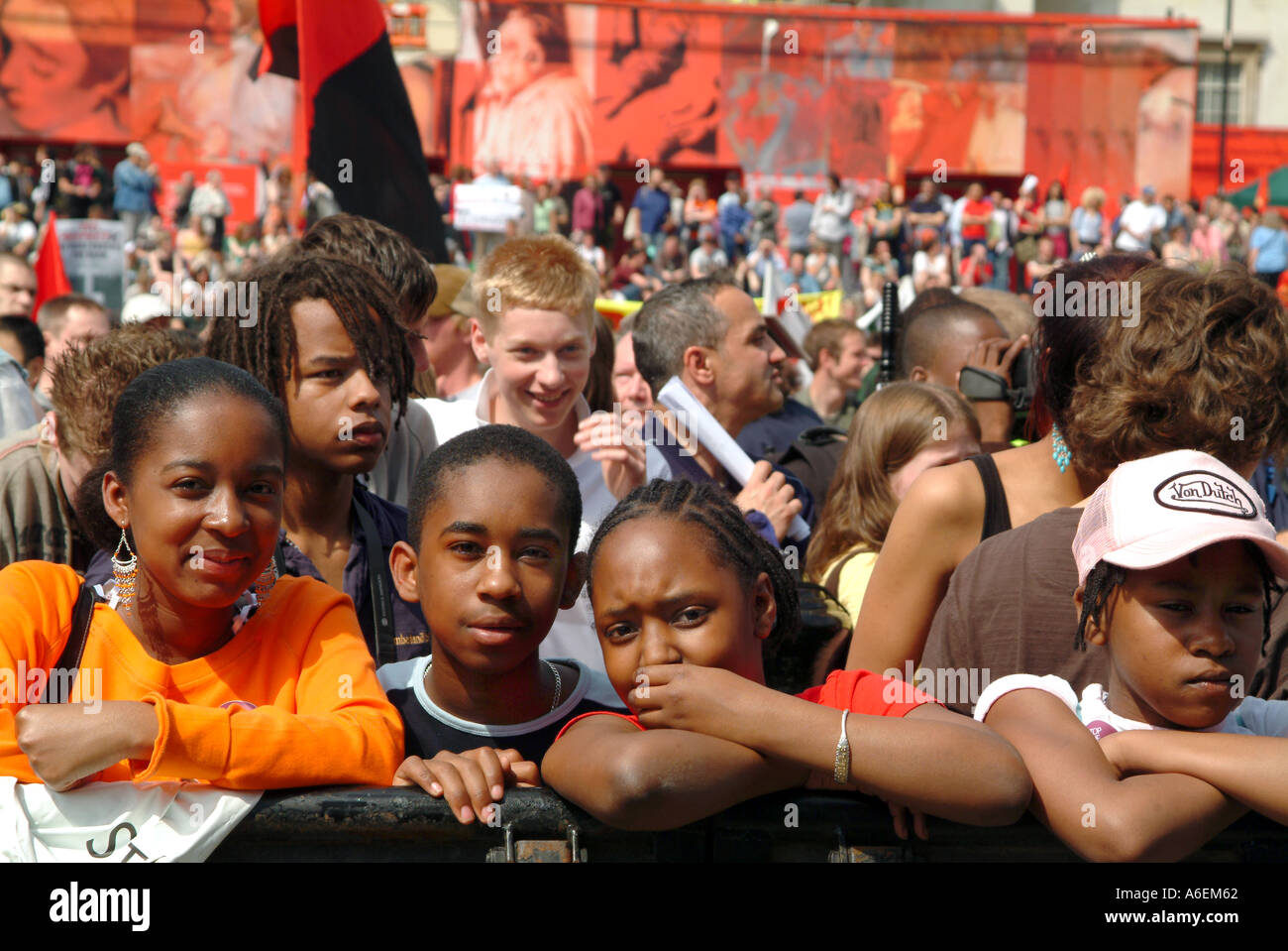 GROUP OF CHILDREN IN TRAFALGAR SQUARE LISTENING THE CONCERT MAY DAY2005 ...