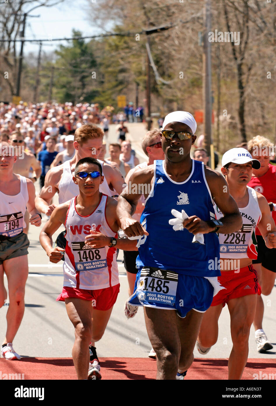Boston Marathon 05 African American racer Stock Photo - Alamy