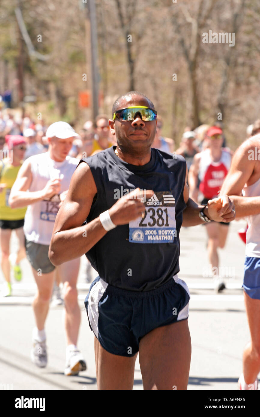 Boston Marathon 05 African American racer Stock Photo - Alamy