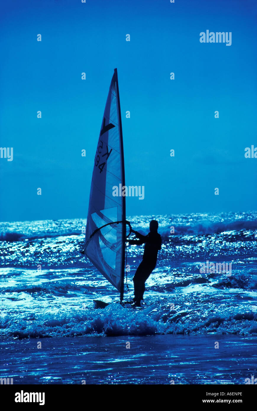 Windsurfer silhouette hi-res stock photography and images - Alamy