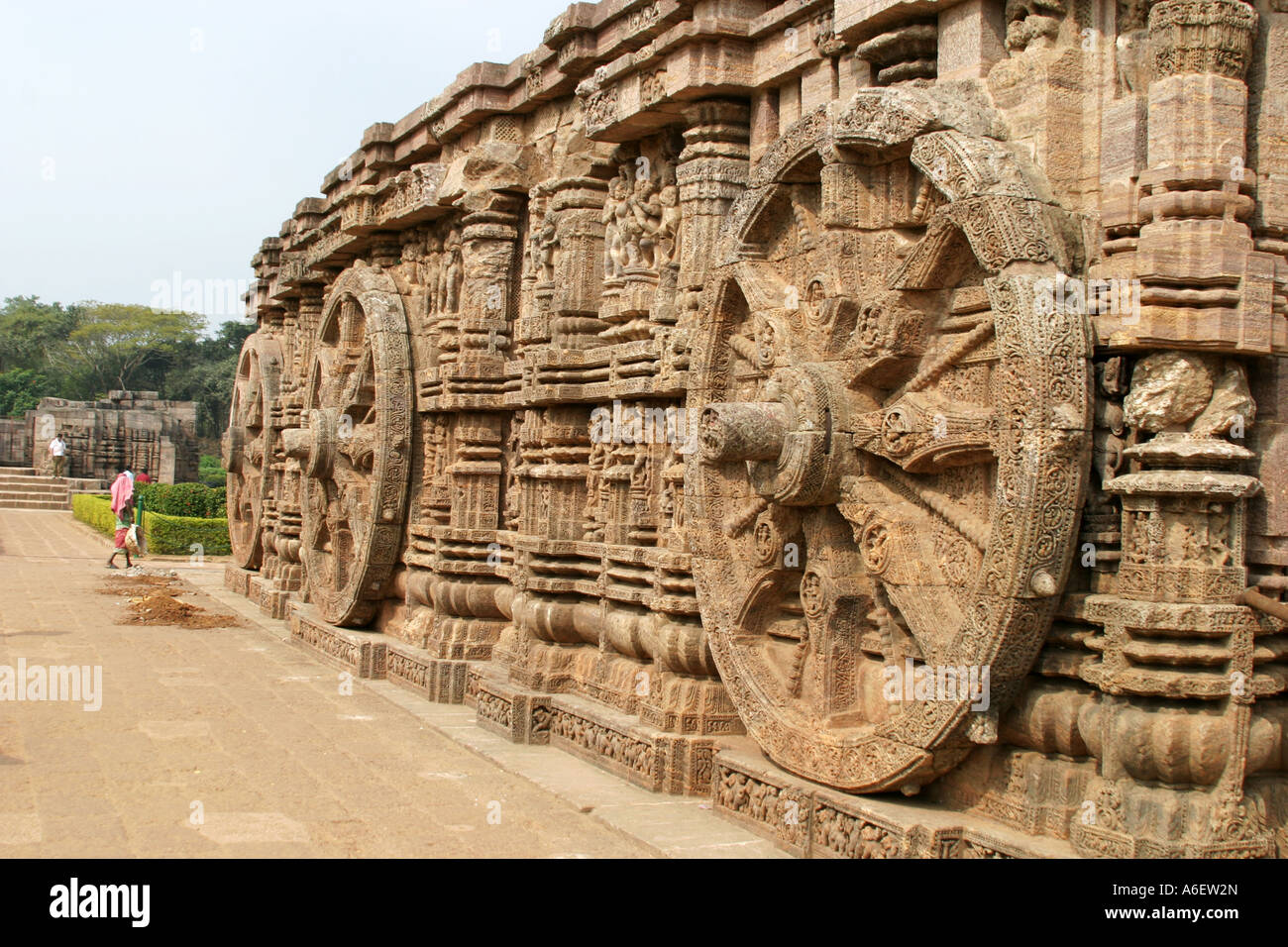 Wheels of the Sun God (Surya) chariot at Konark Temple on the Bay of ...
