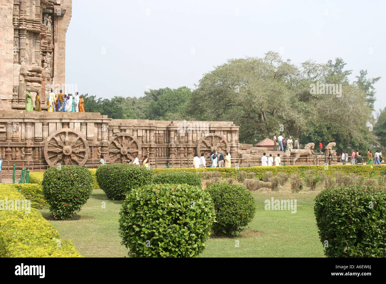 Wheels of the Sun God (Surya) chariot at Konark Temple on the Bay of ...