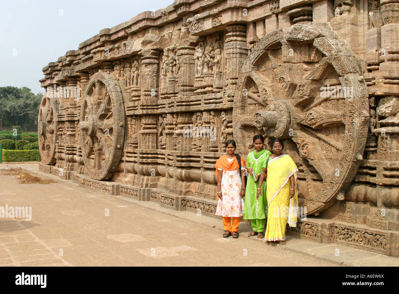 Wheels of the Sun God (Surya) chariot at Konark Temple on the Bay of ...