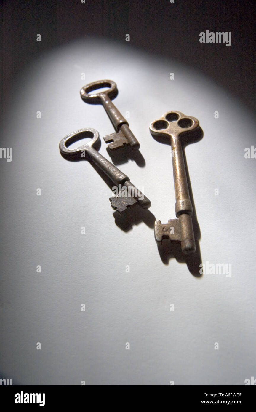 Old fashion keys Stock Photo - Alamy