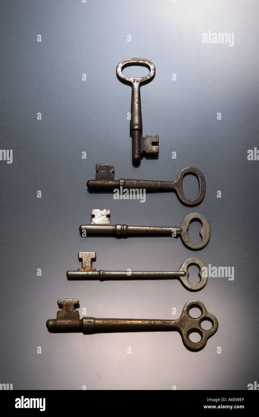 Old fashion keys Stock Photo - Alamy
