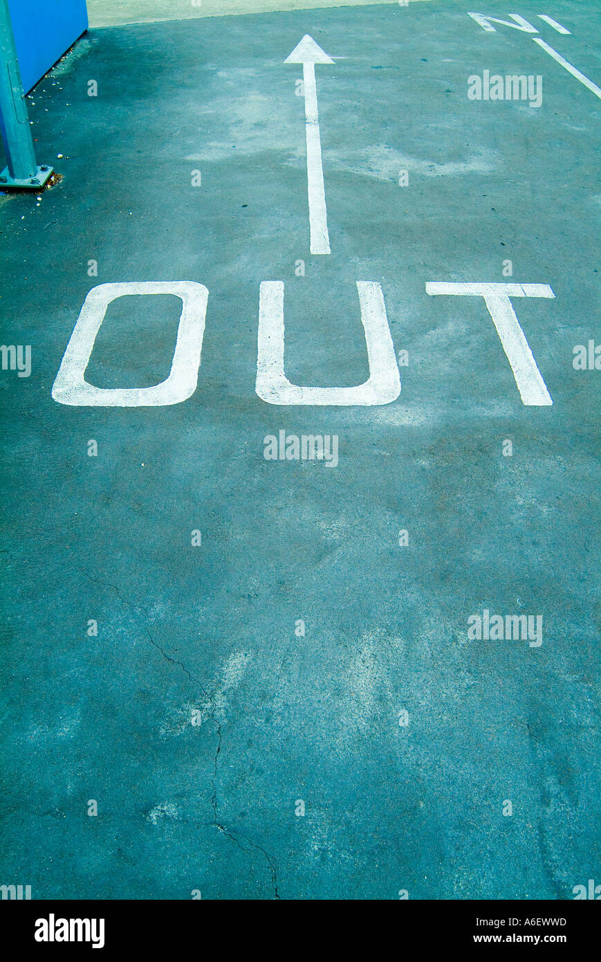 Driveway arrows hi-res stock photography and images - Alamy