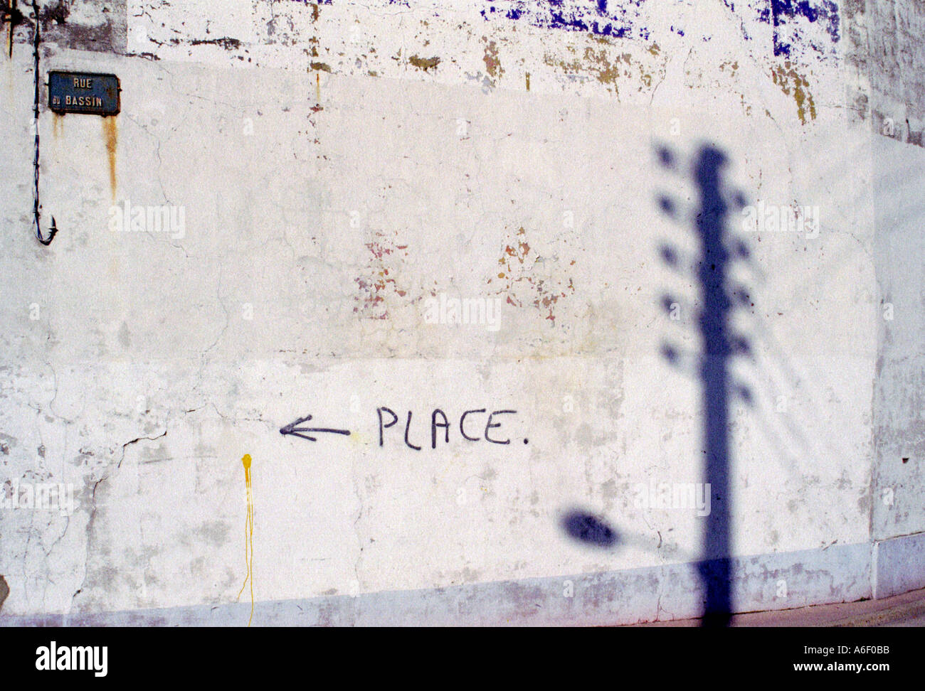 Graffitti arrow hi-res stock photography and images - Alamy