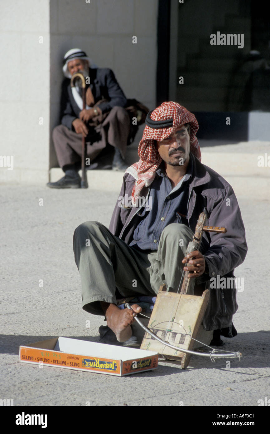 Palestinian headdress hi-res stock photography and images - Alamy