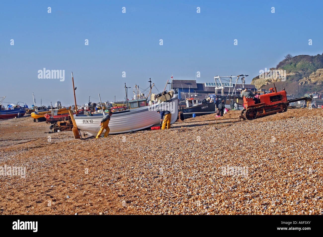 THE STADE BEACH. HASTINGS. EAST SUSSEX. ENGLAND. UK. EUROPE Stock Photo ...