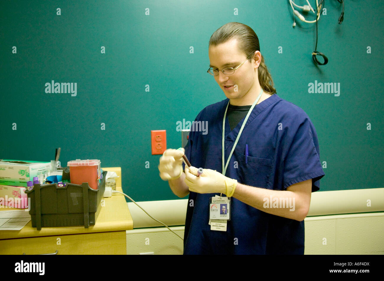 Technician verify hi-res stock photography and images - Alamy