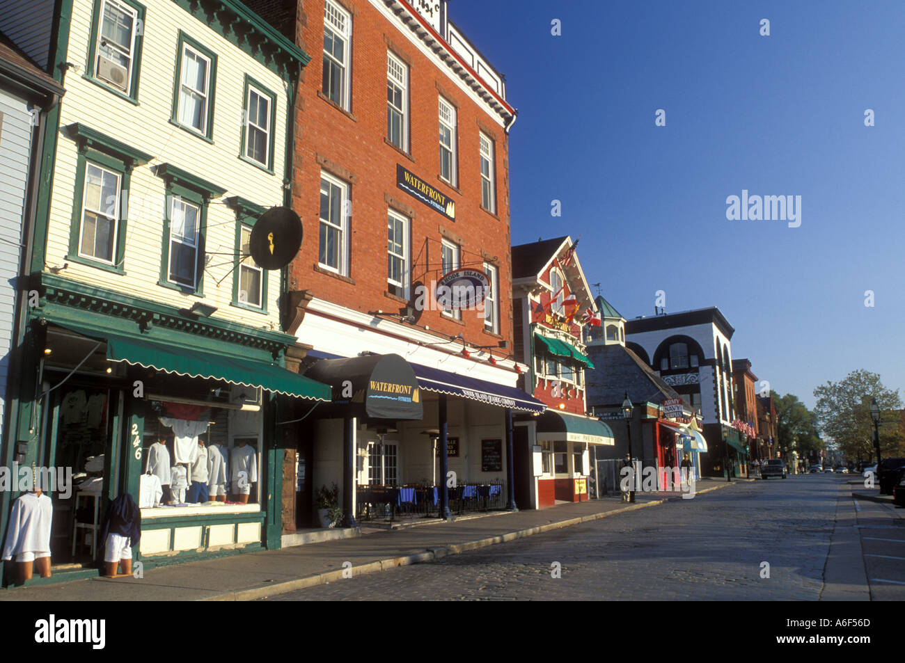 Thames street newport ri hi-res stock photography and images - Alamy