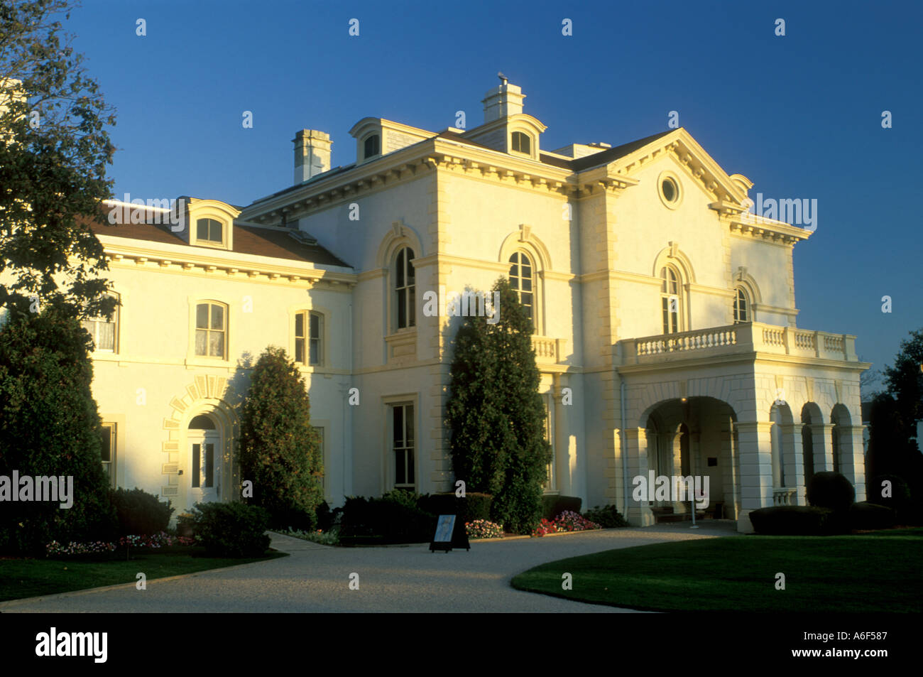 Newport ri tourism photos hi-res stock photography and images - Alamy