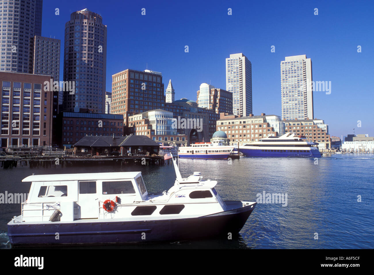 Boston harbor cruises hi-res stock photography and images - Alamy