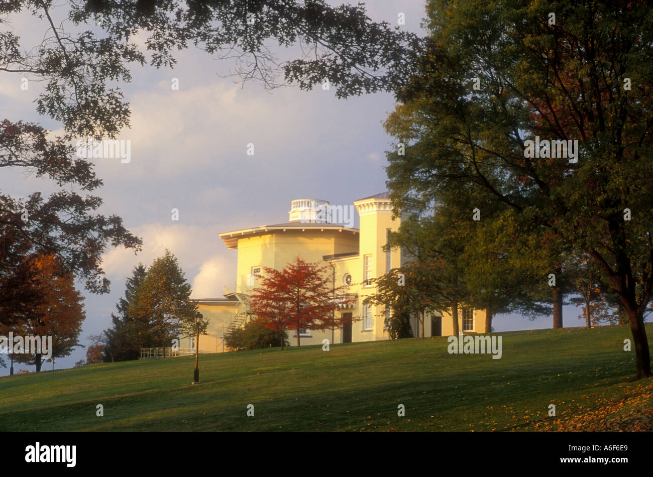 Amherst college campus hi-res stock photography and images - Alamy