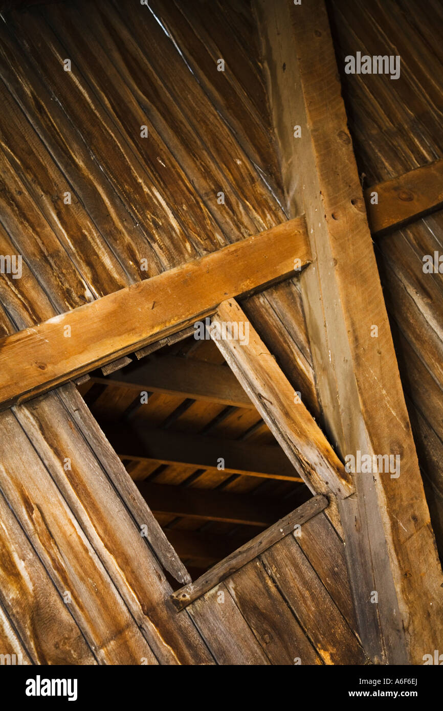 ILLINOIS Mundelein Wood framing and partitions in old barn farm ...