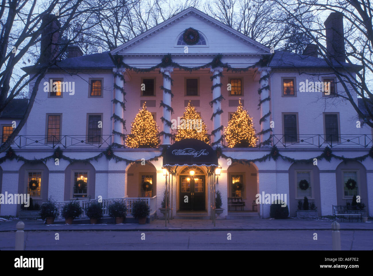 Colonial williamsburg christmas hi-res stock photography and images - Alamy