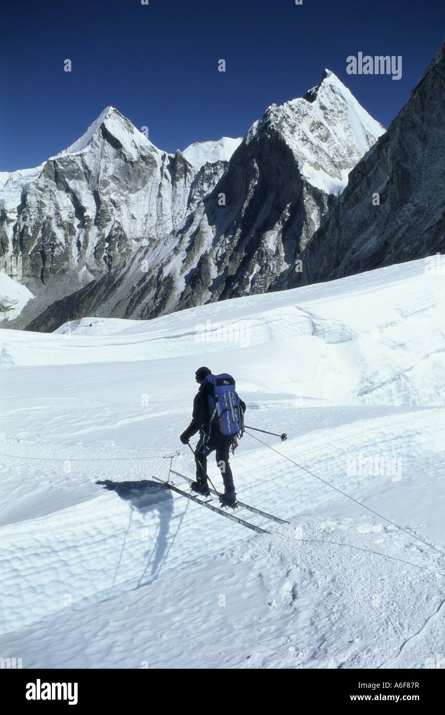 Crossing crevasse on mount everest hi-res stock photography and images ...