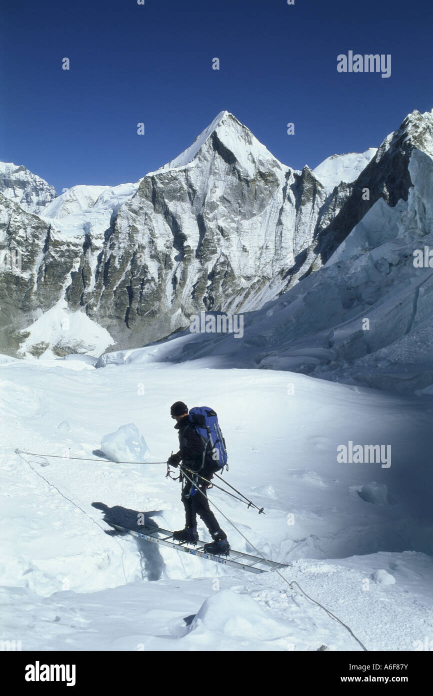 Crossing crevasse on mount everest hi-res stock photography and images ...