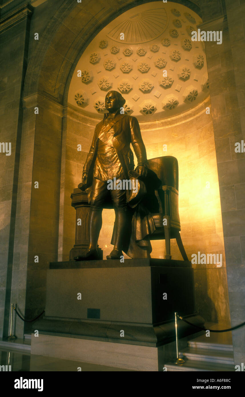 Historical monument in alexandria hi-res stock photography and images ...