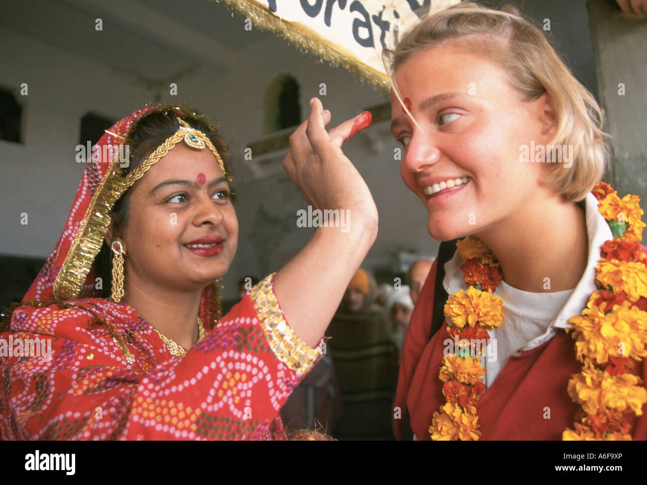 Welcome garlands hi-res stock photography and images - Alamy