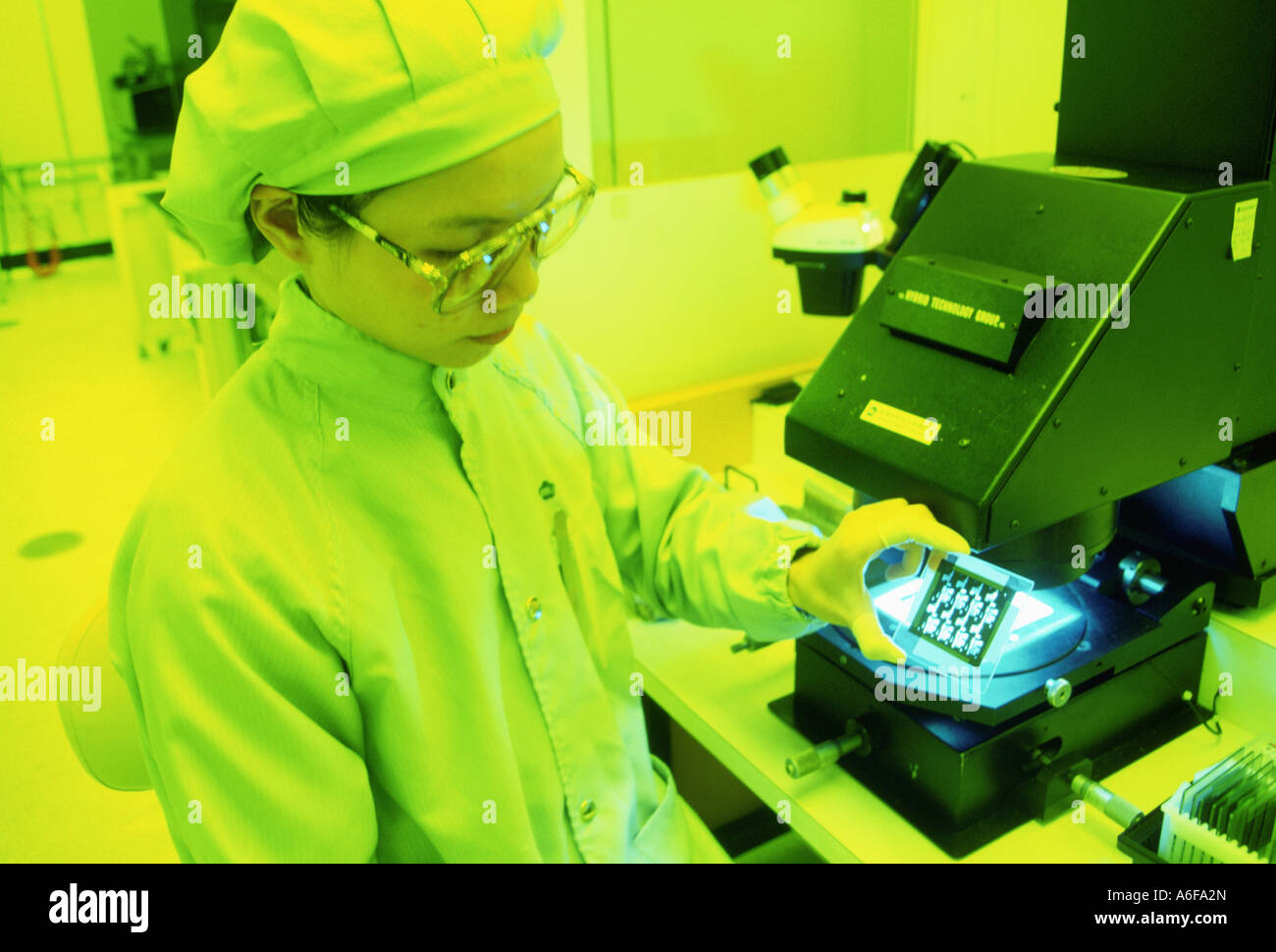 Qc lab laboratory quality hi-res stock photography and images - Alamy