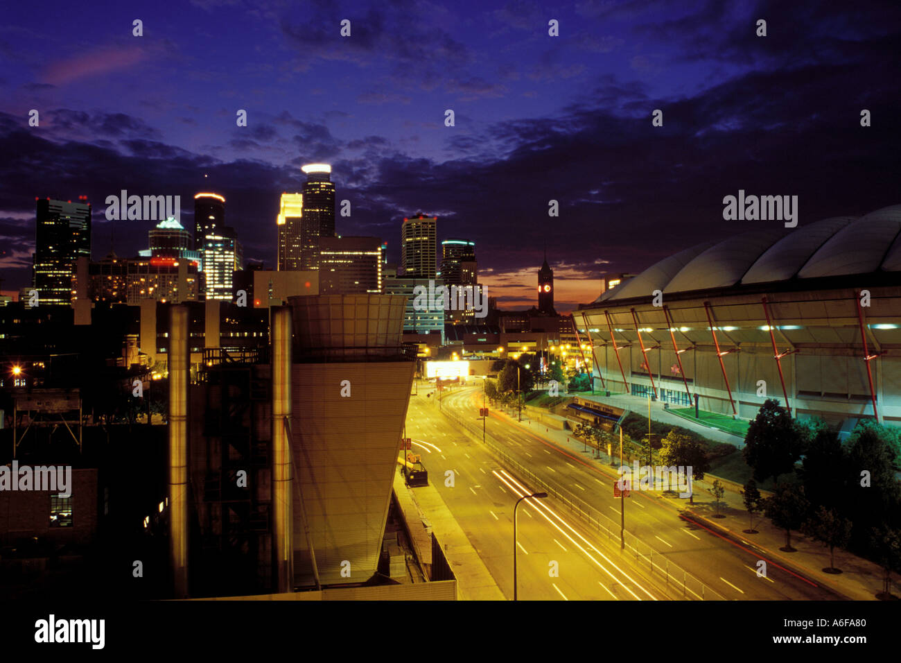 Minneapolis metrodome hi-res stock photography and images - Alamy